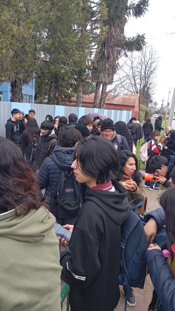 Paro estudiantil en liceo Bicentenario Juan Pablo Segundo
