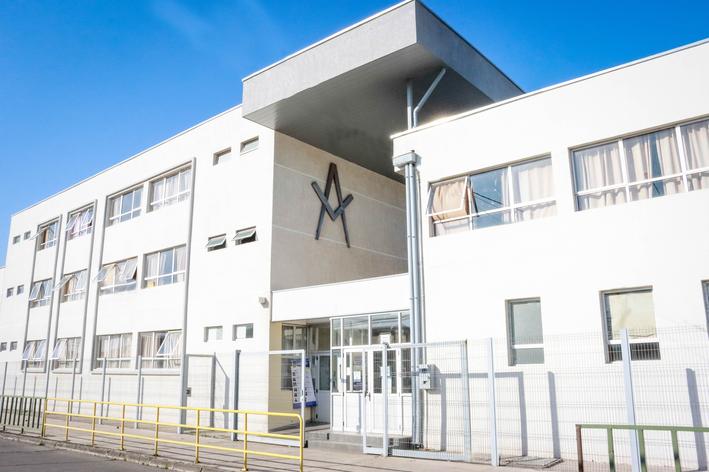 San Fernando College conmemora 40 años de su fundación