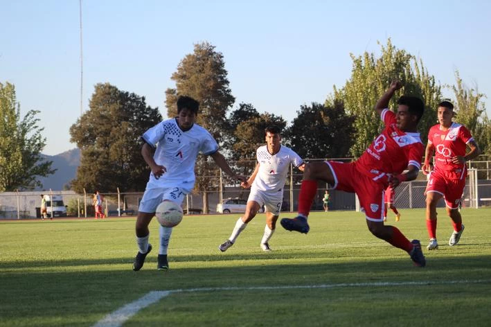 Chimbarongo F.C. y Colchagua avanzaron a segunda fase de Copa Chile