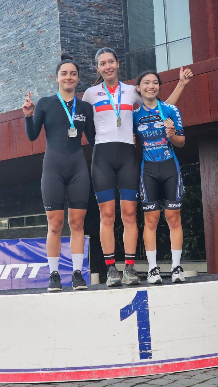 Alexandra Osorio González destaca como seleccionada y medallista nacional
