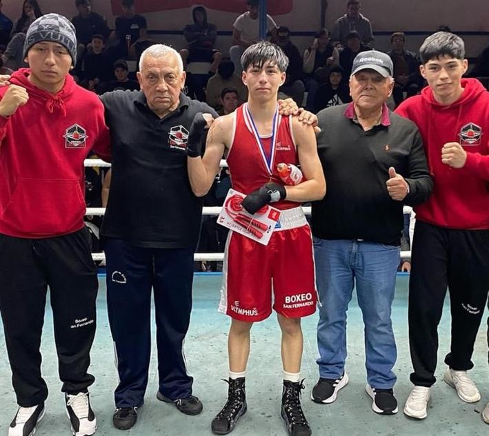 Boxeadores sanfernandinos se coronaron campeones de Chile