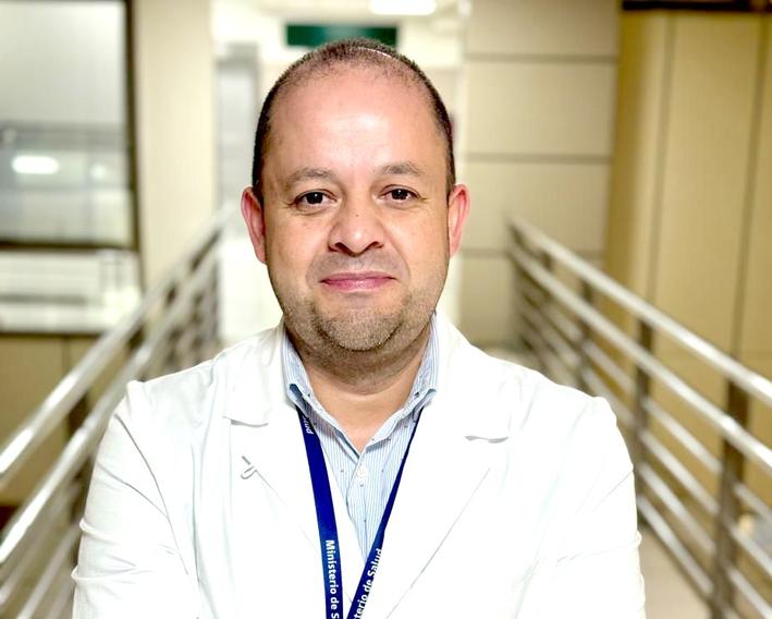 Doctor Lenin España asume como subdirector de Gestión Asistencial del Servicio de Salud